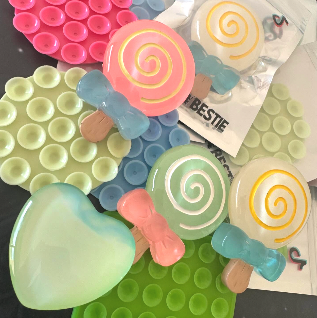 ABOUT THE BRAND – STICKYBESTIE